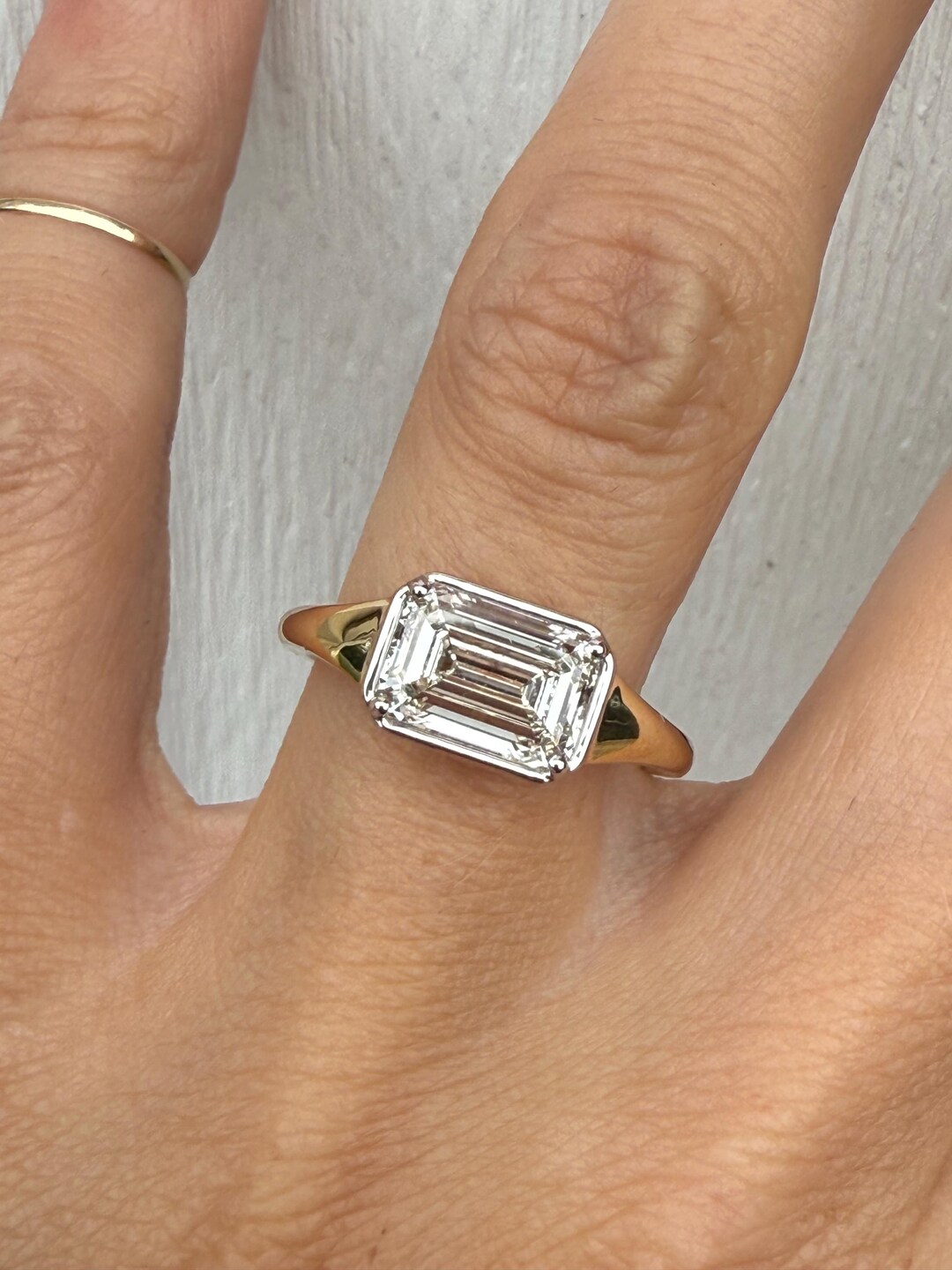 Stunning East West 2.00ct Emerald Cut Lab Grown Diamond Solitaire ...