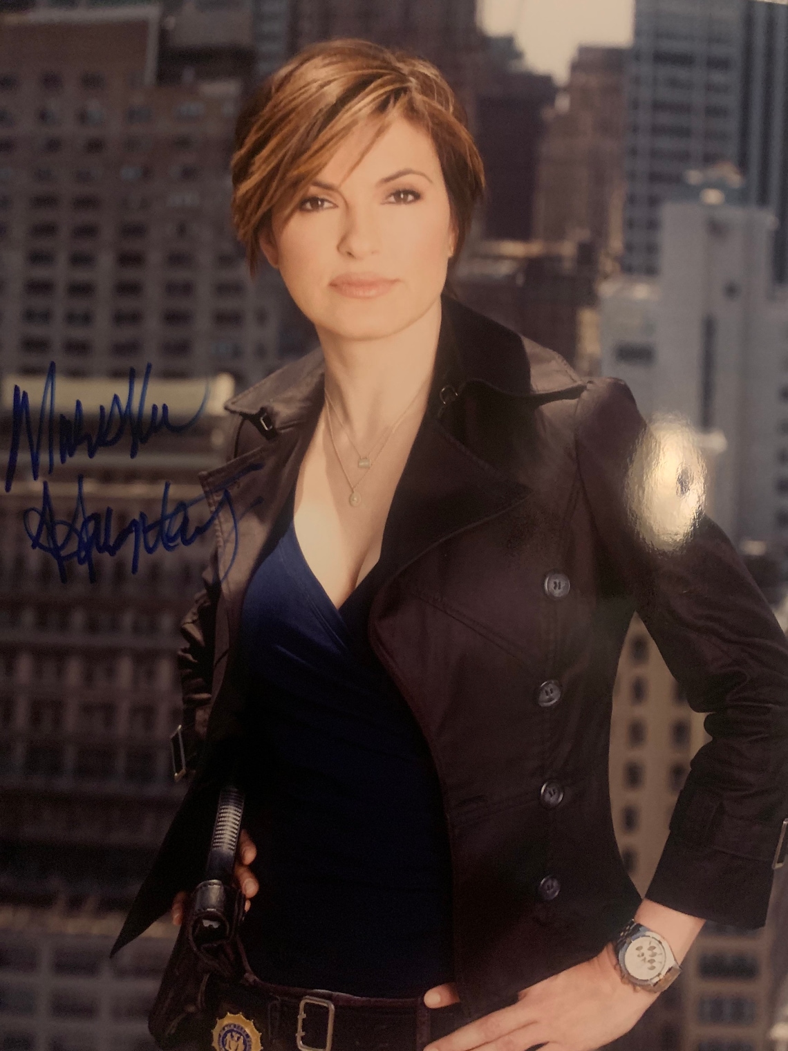 Autographed Mariska Hargitay Olive Benson SVU. 8x10inch | Etsy