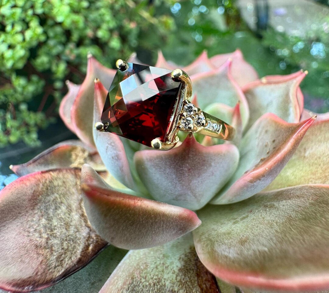 Vintage, 14K Gold, Garnet Ring With Diamonds, EMA, Size 7, 4.25 Grams ...