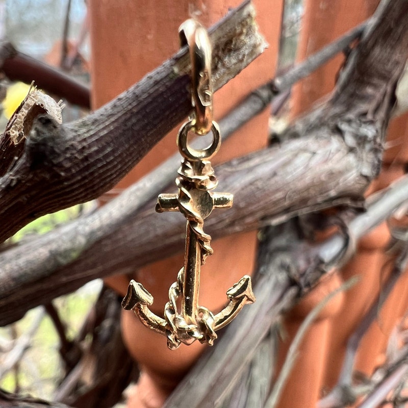 Gold Anchor Pendant - Etsy