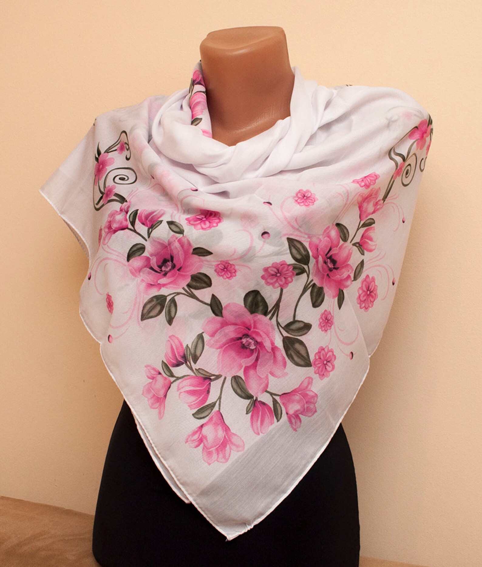 Foulard floral en soie, Foulard ukrainien, NOUVEAU châle, Châle ...