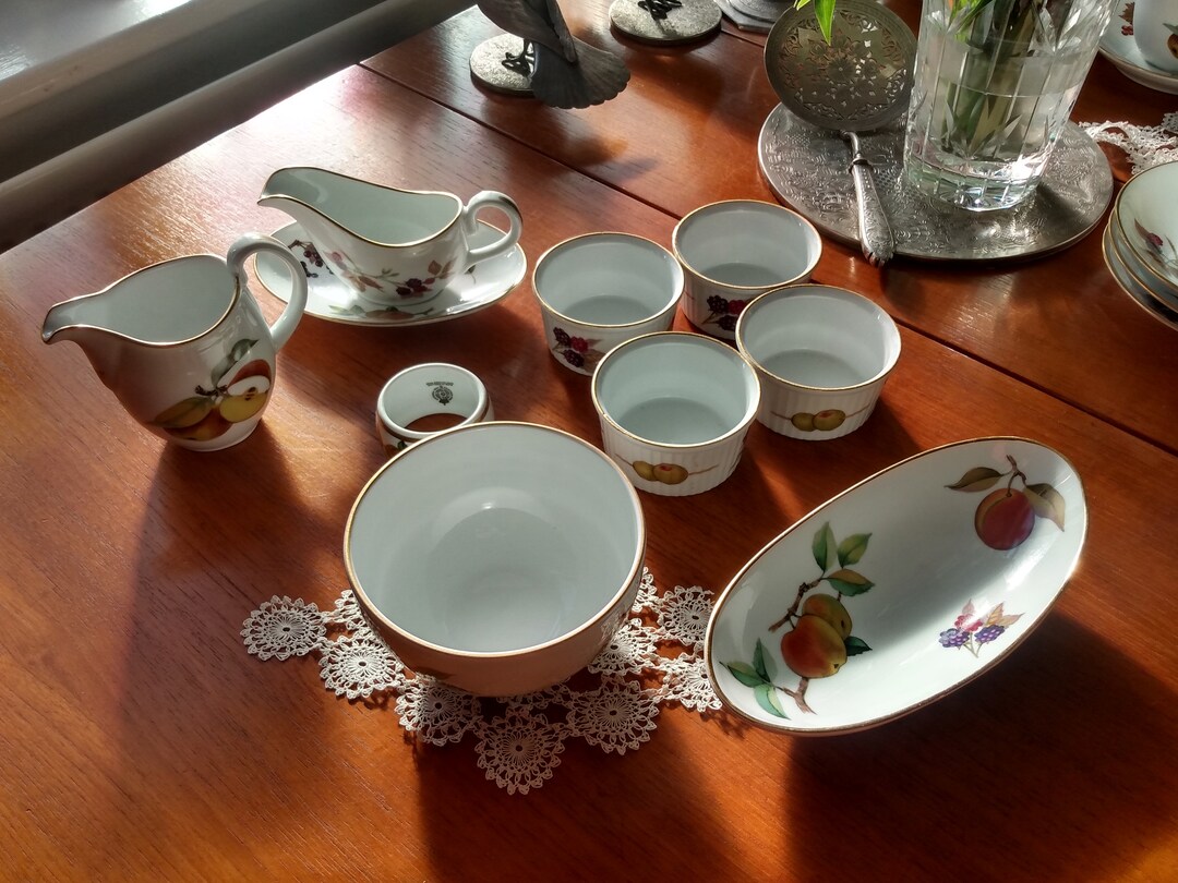 Royal Worcester 'evesham Gold' Pattern Fine Chinavarious From the Oven ...