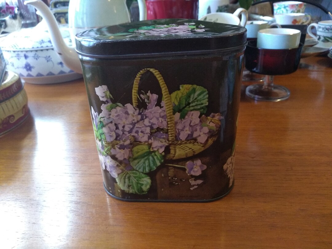 Vintage Huntley & Palmers Triangular Biscuit Tin. 1954 Pretty - Etsy