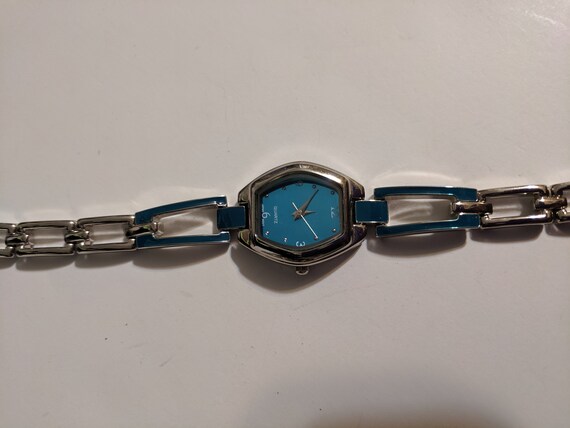 Blue Faced Vintage Watch with Daisy Floral Imprints and Blue | Etsy