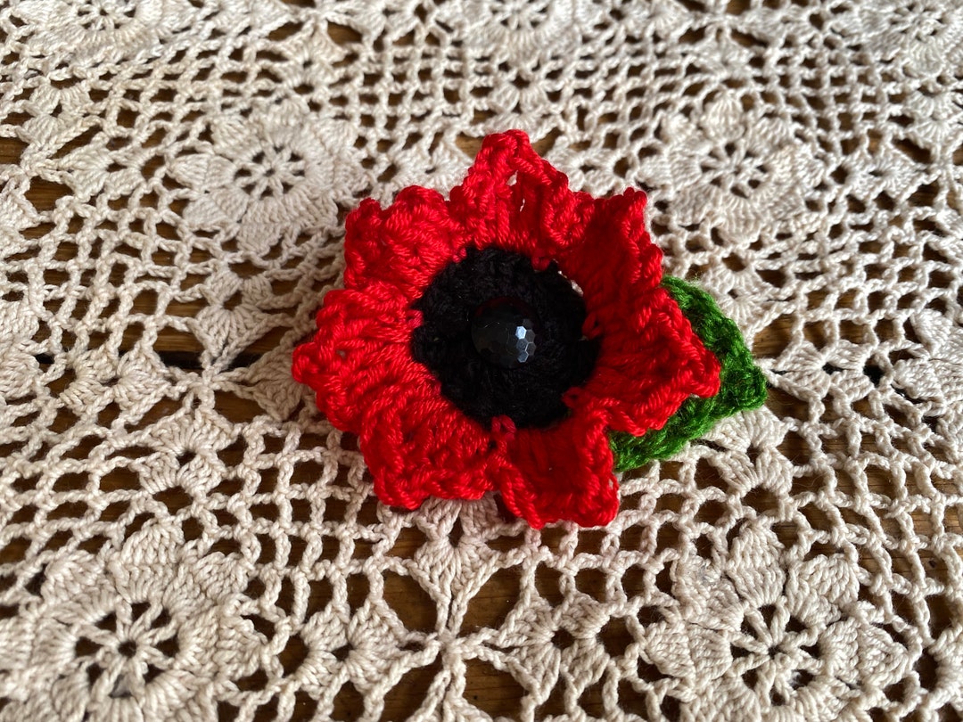 Poppy Remembrance Day Crochet Poppy Brooch, Applique, Smal APPROX 7cm ...