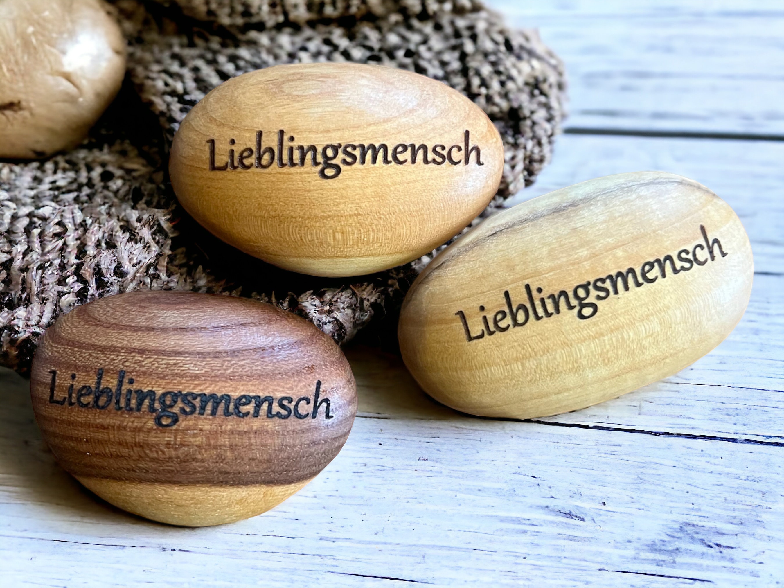 Handschmeichler aus Holz mit Gravur Kraft, Mutmacher oder du schaffst das, fein Geschliffen ...
