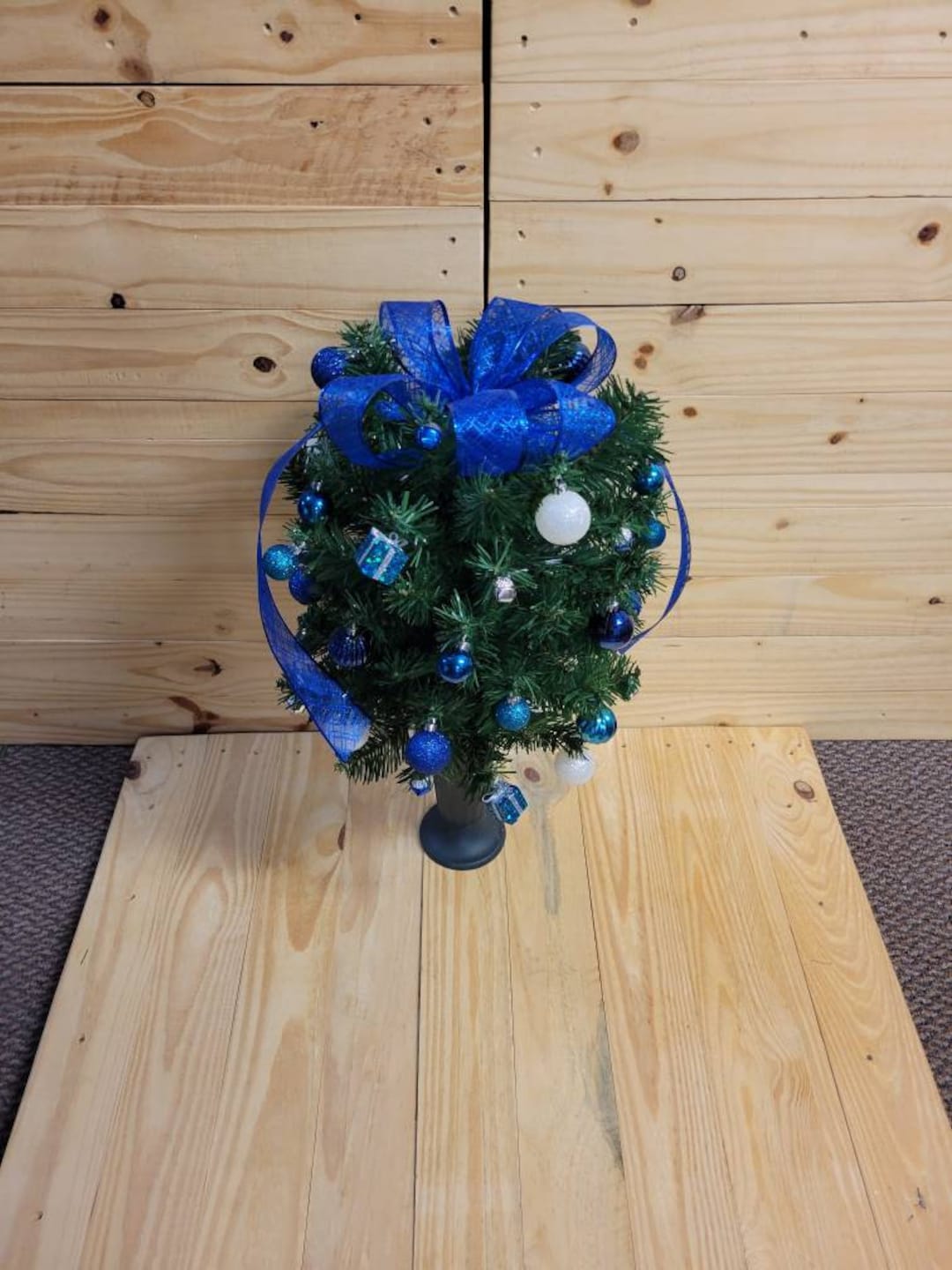 Cemetery Flowers - Christmas Cemetery Flowers - Christmas Cemetery ...