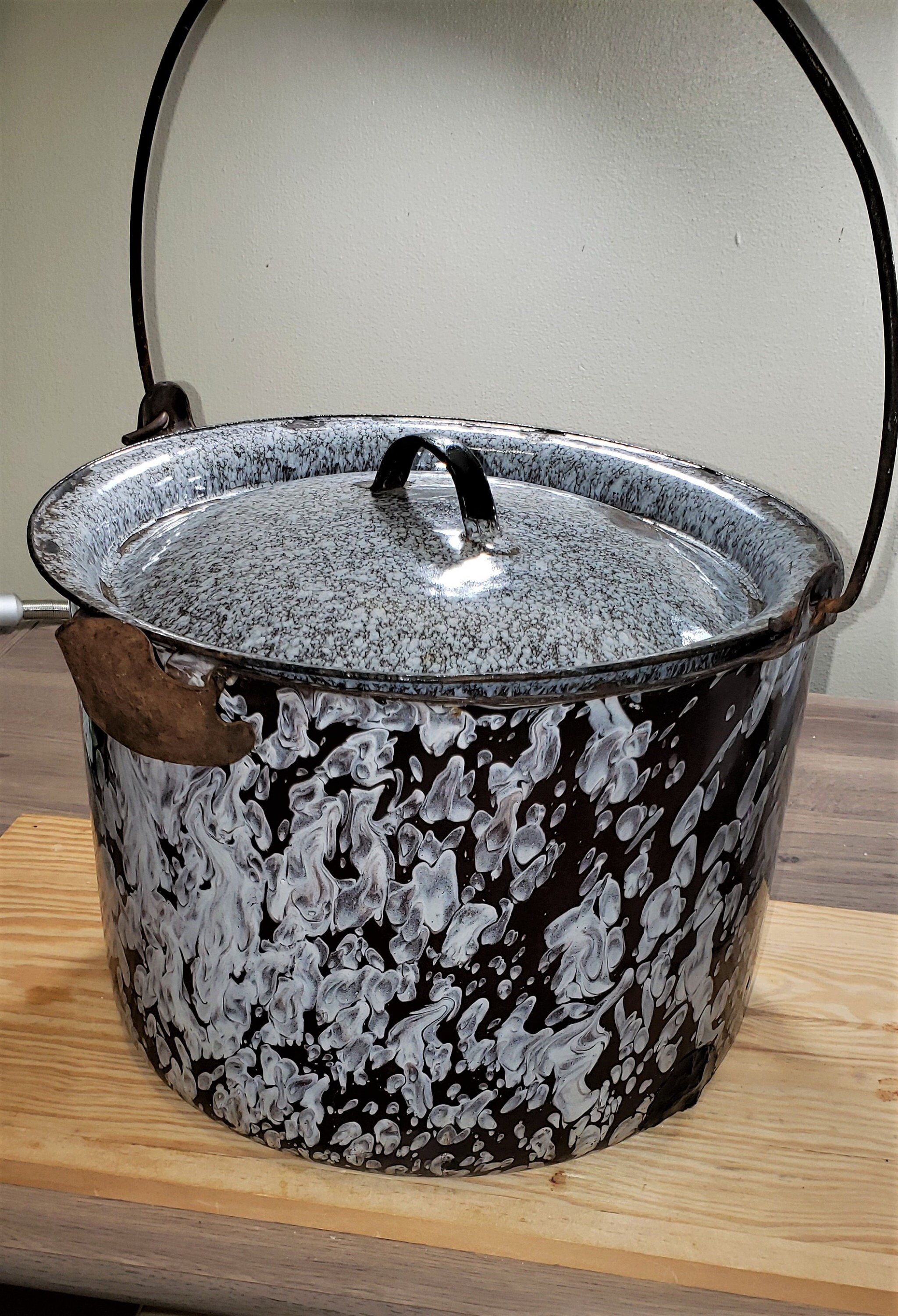 Majestic Granite Ware Pot With Lid - Etsy