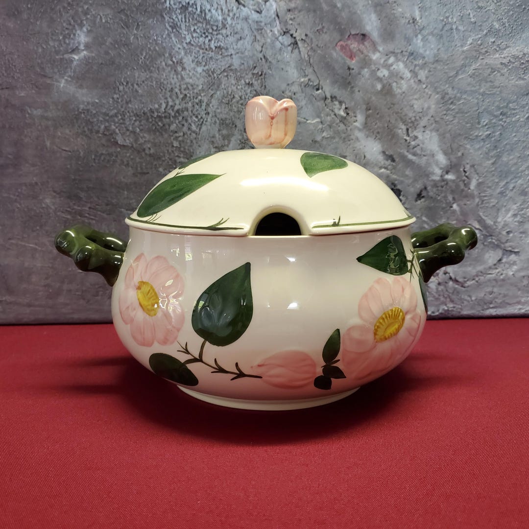 Villeroy & Boch From the Wild Rose Series. 1 Soup Tureen, a Real ...