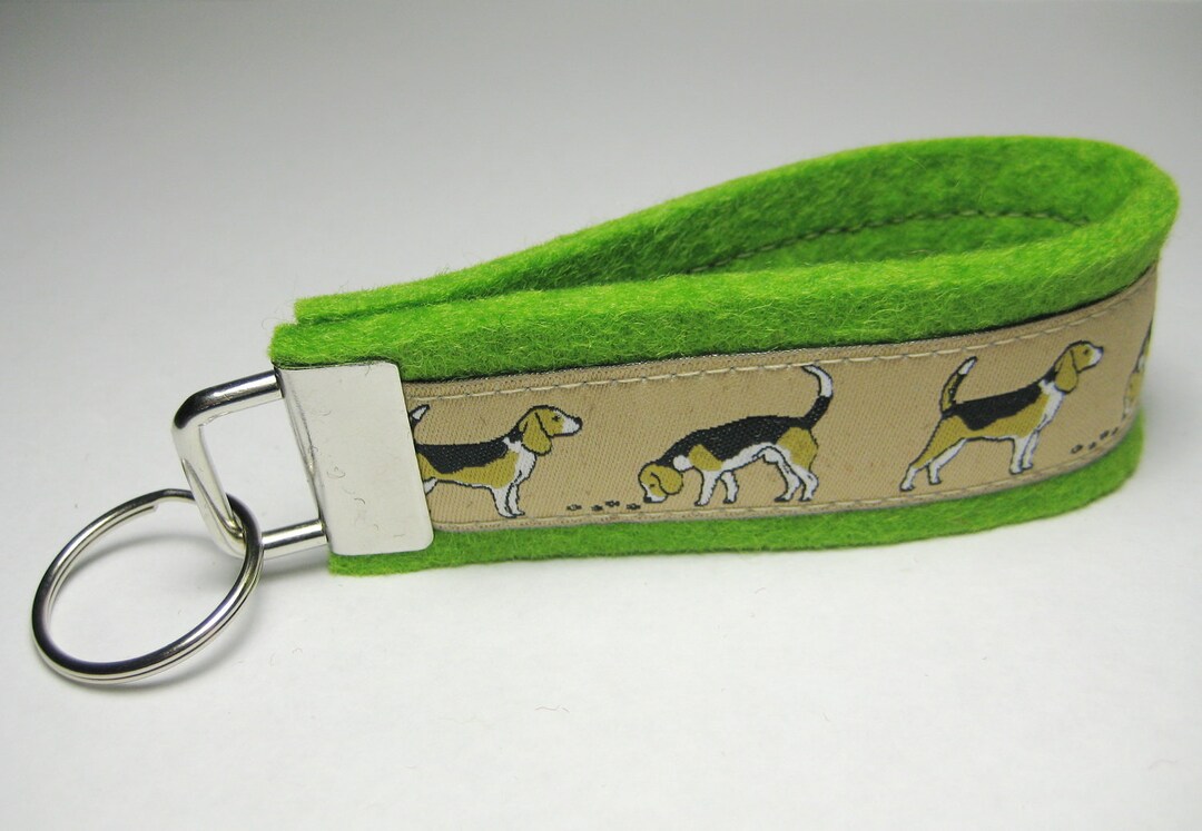 Felt Keychain Light Green - BEAGLE - Etsy