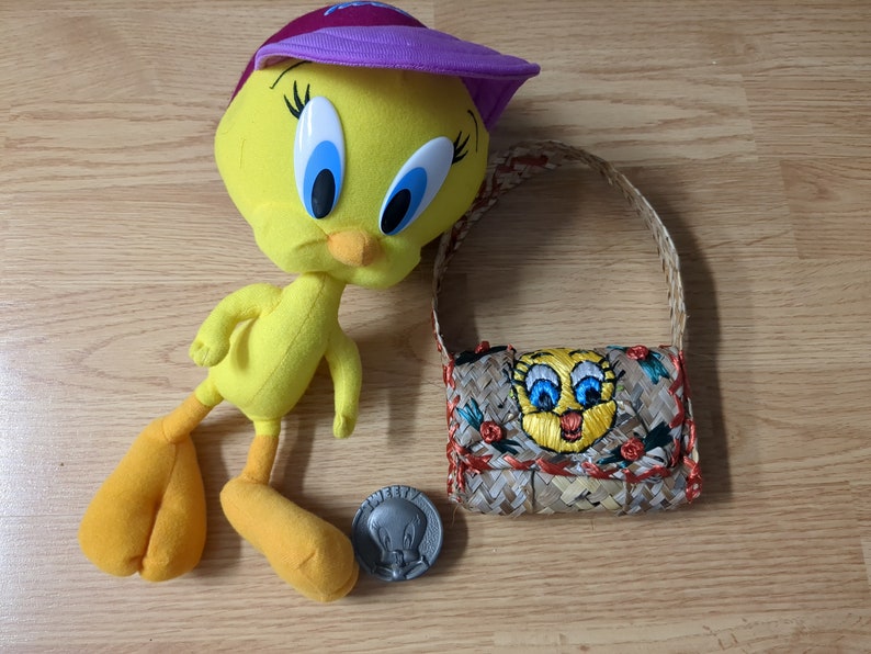 Tweety Bird Collection Looney Tunes Tweety With Purse and Ring Holder ...