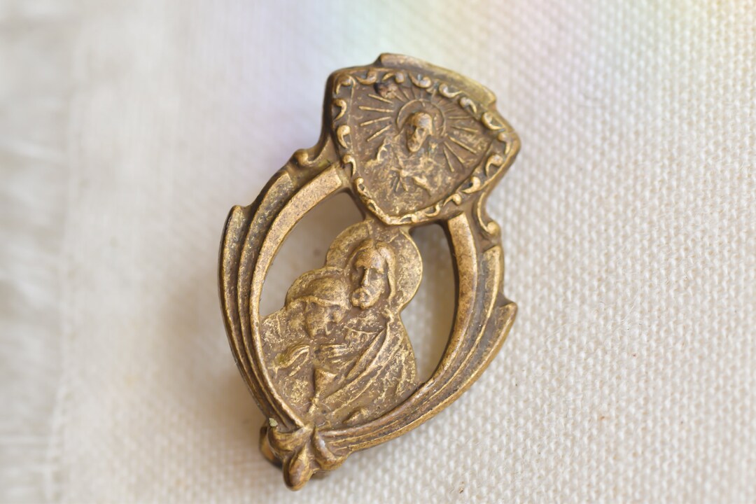 Vintage Catholic Lapel Pin First Communion Gift Religious Christian ...