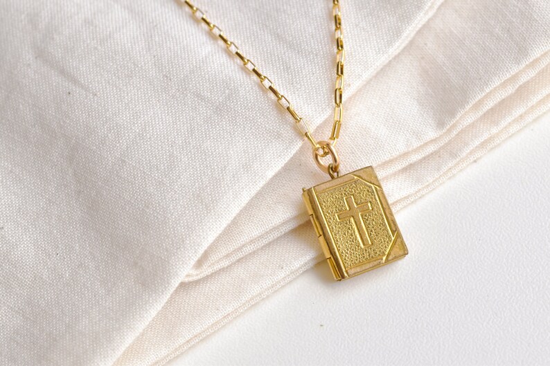 Antique Style Locket Gold Tone Vintage Jewelry Bible Necklace Religious ...