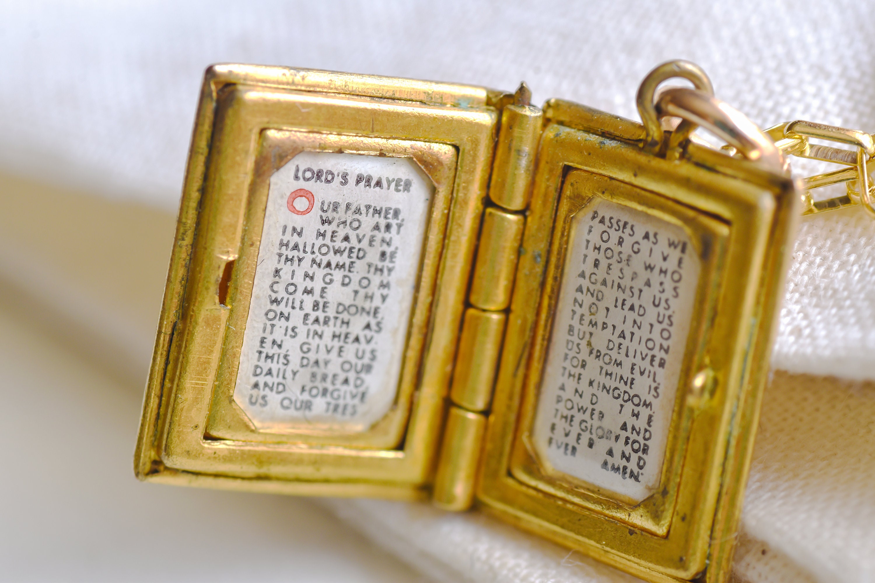 Antique Style Locket Gold Tone Vintage Jewelry Bible Necklace Religious ...