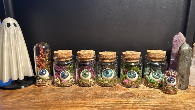 Handmade Glow in the Dark Eye in a Jar, Spooky Terrarium - Etsy
