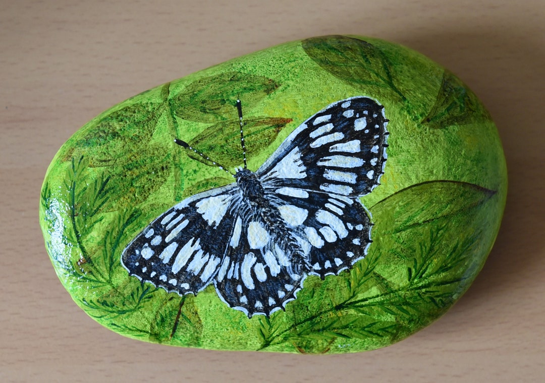 Hand Painted Pebble / Cobble / Stone Marbled White BUTTERFLY ...