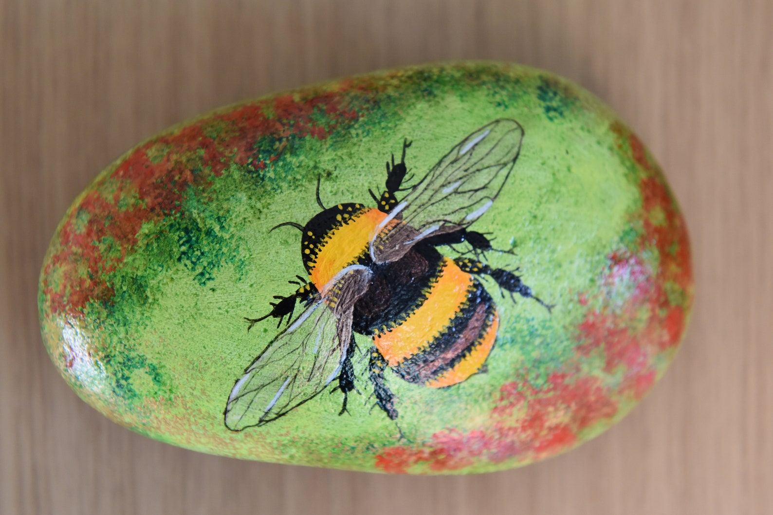 Hand Painted Pebble / Cobble / Stone BUMBLE BEE Paperweight | Etsy
