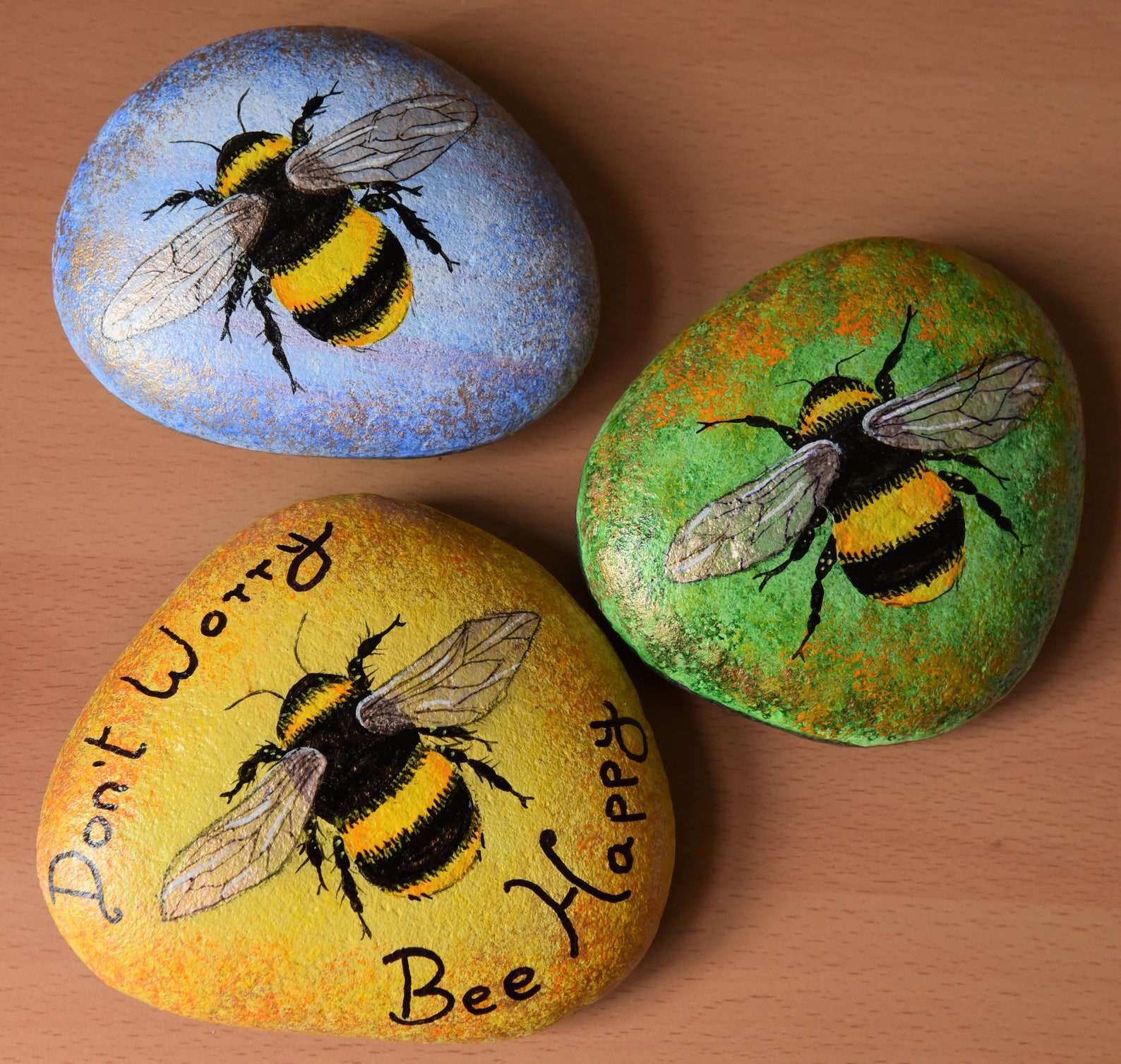 Hand Painted Pebble / Cobble / Stone BUMBLE BEE Paperweight | Etsy