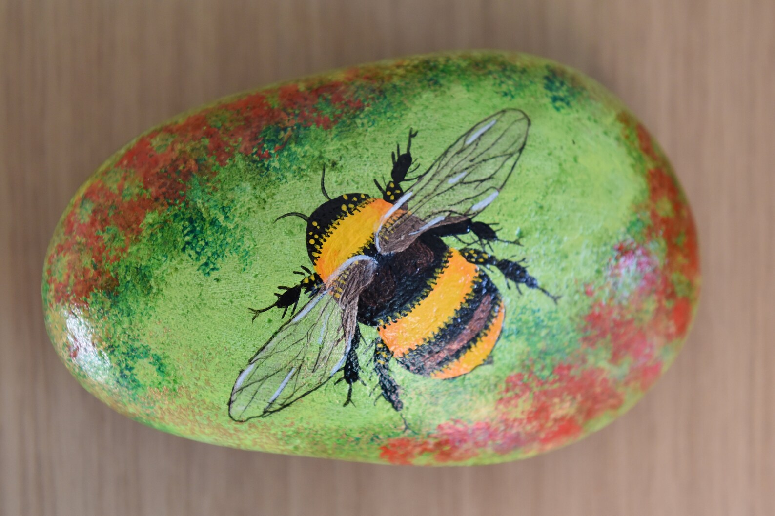 Hand Painted Pebble / Cobble / Stone BUMBLE BEE Paperweight | Etsy