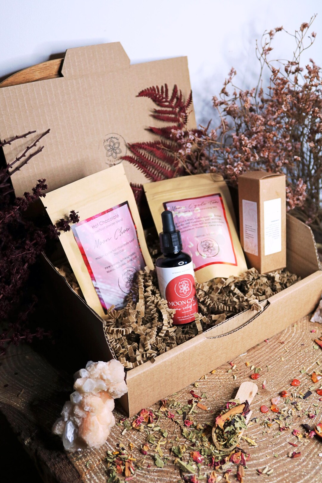FEMININE CARE Gift BOX | Moon Cycle Care Gift Box With Herbal Tea, Oil ...