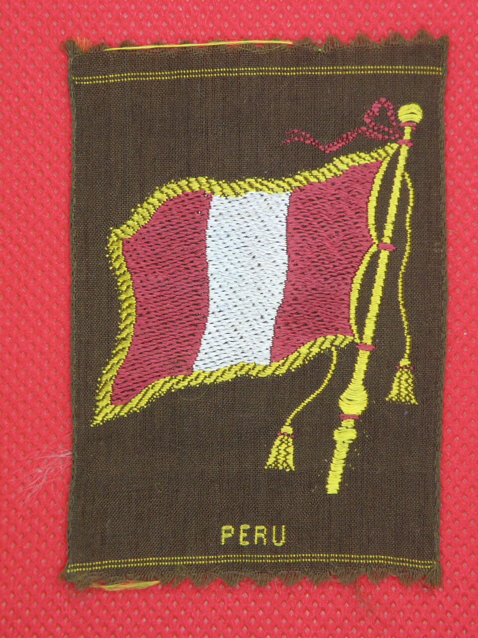 PERU SILK FLAGS 1930 National Flag, Standard Flag & Arms Cigarette ...