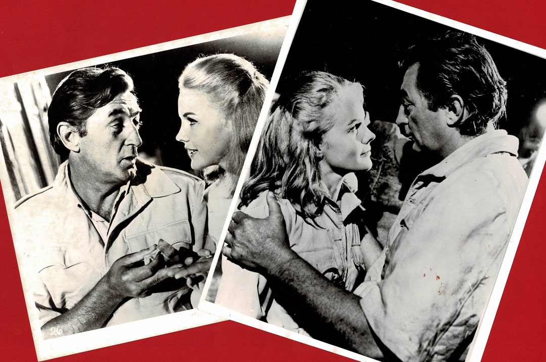 ORIGINAL FILM STILLS Robert Mitchum & Carroll Baker 'mister Moses' 1965 Movie From the British T ...