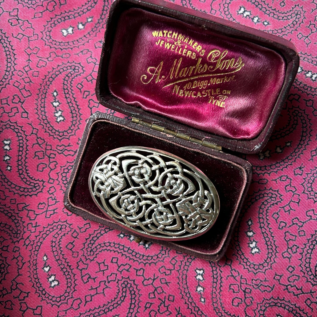 Vintage 1990s Silver Celtic Knot Brooch by Kit Heath. - Etsy