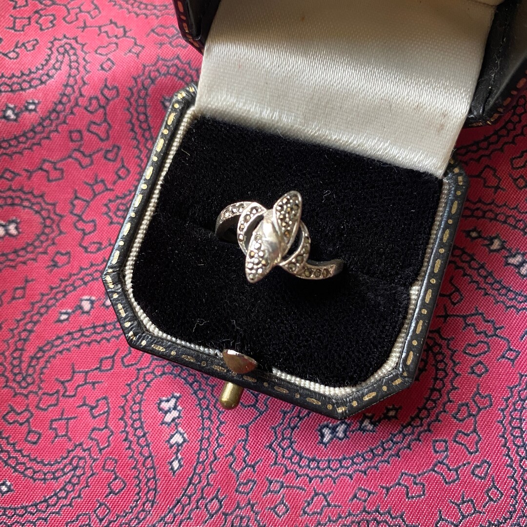 Beautiful Vintage Art Deco Style Silver Ring Encrusted With Sparkling ...