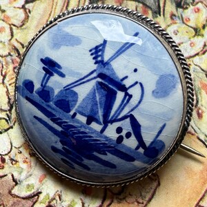 Vintage Silver Delft Cabochon Brooch Featuring a Typical Dutch Scene ...