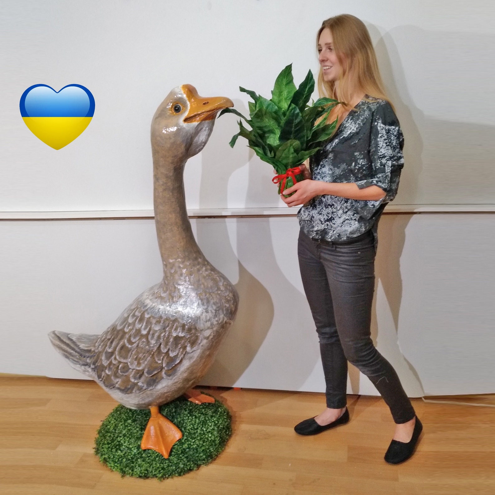 Realistic Goose Statue Amazing Sculpture for Garden, Yard, Park ...