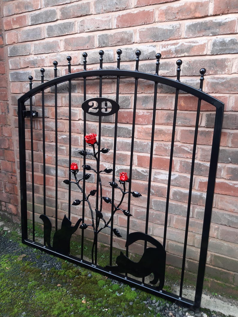 Fabriqué sur commande, porte de jardin en fer forgé robuste faite à la ...