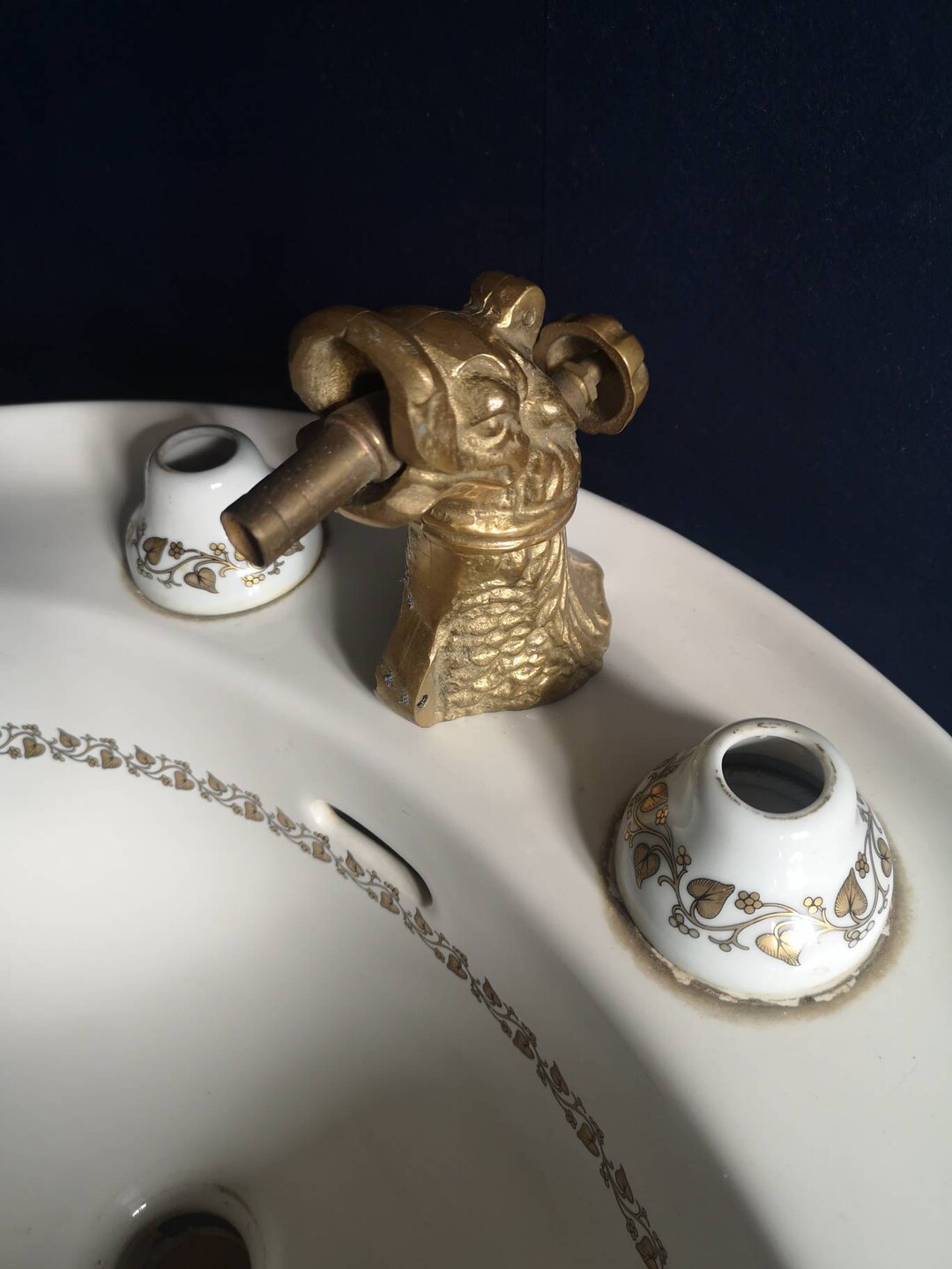 Bathroom Sink With Water Tap Italian Richard Ginori Bathroom ...