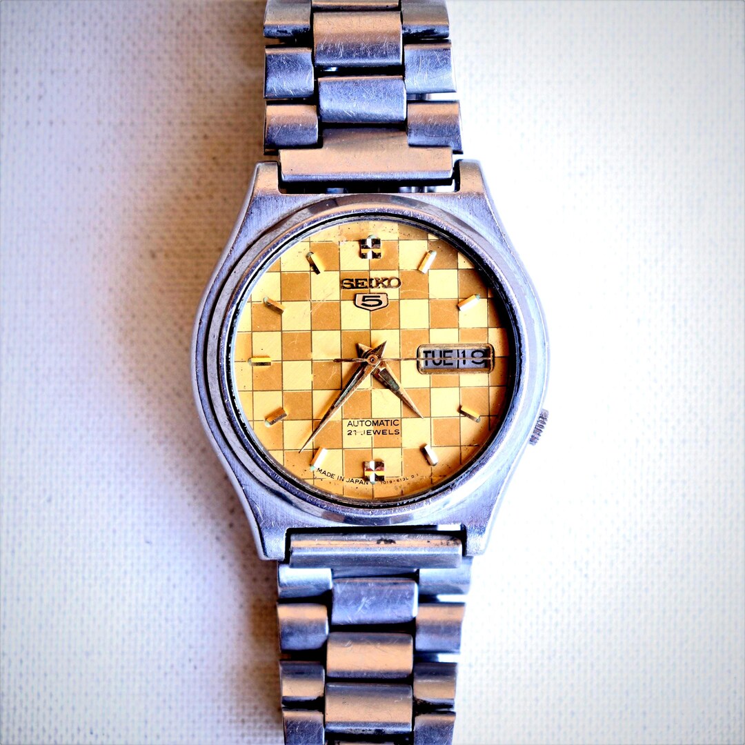Seiko 5 Chess Dial 7019-613L Automatic – 21 Jewels, Day/date, Gold Dial ...