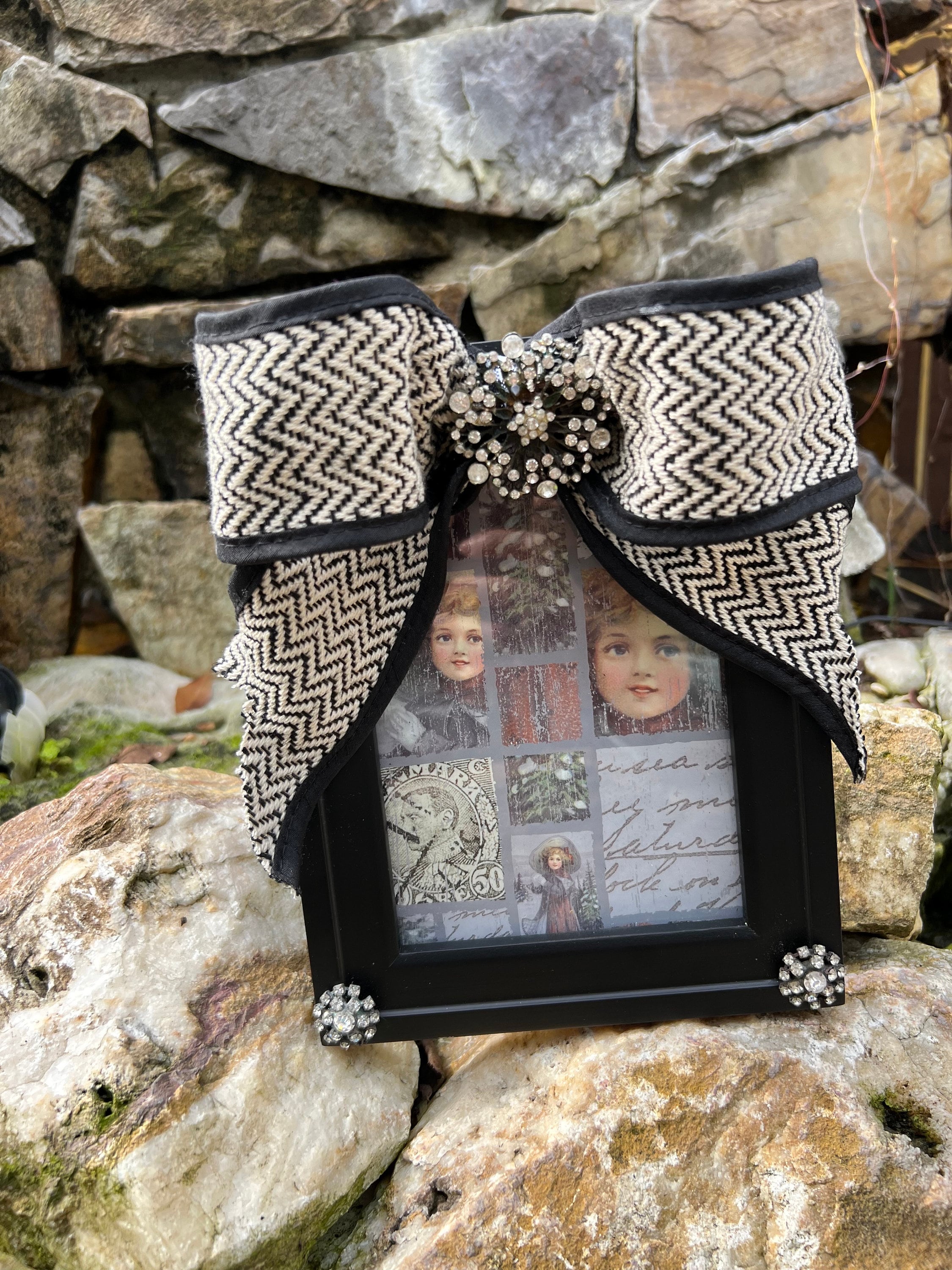 Black and White Ribbon Frame - Etsy