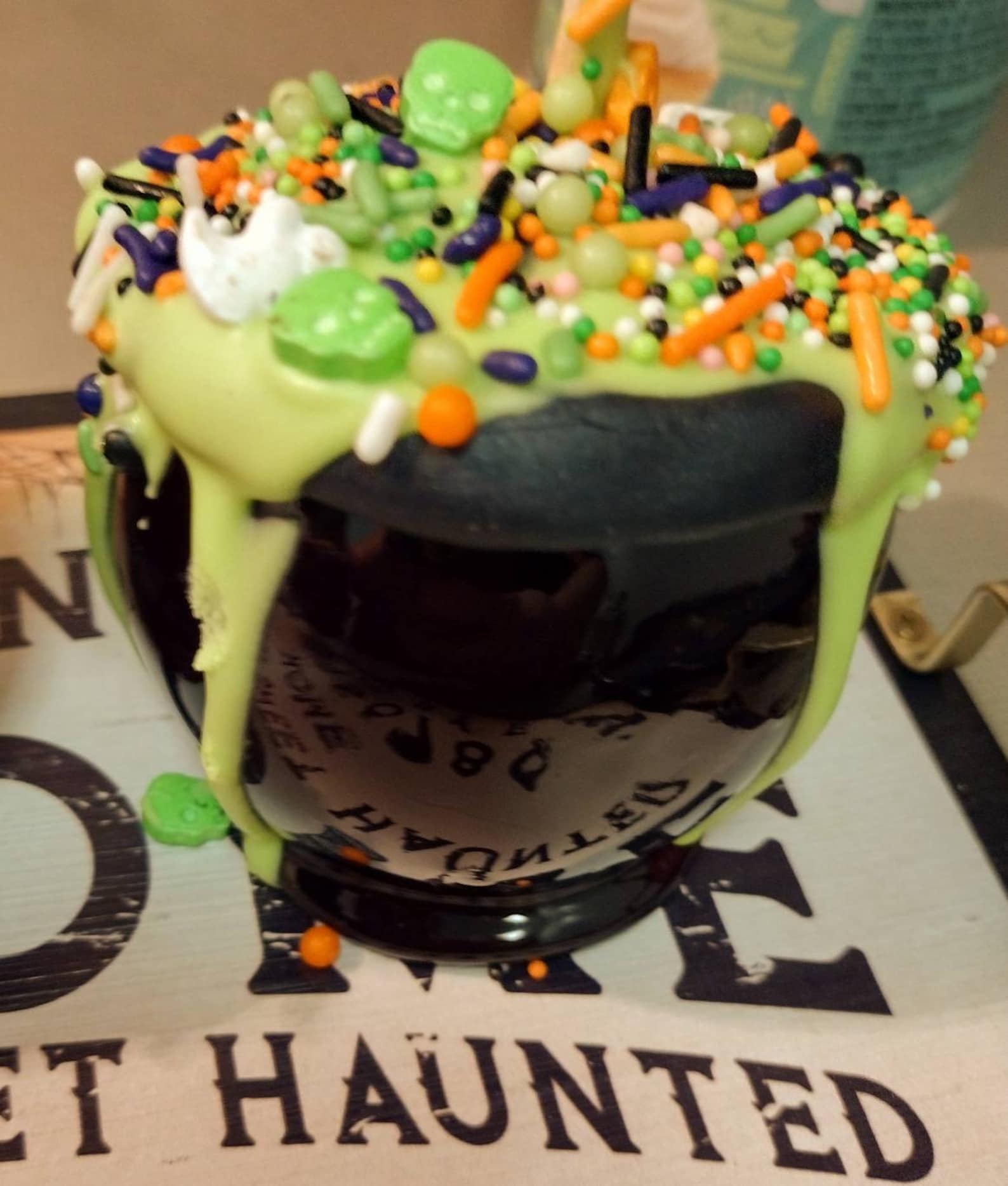 Halloween Cauldron Candy Apples, Halloween Candy Apples, Cauldron Candy ...