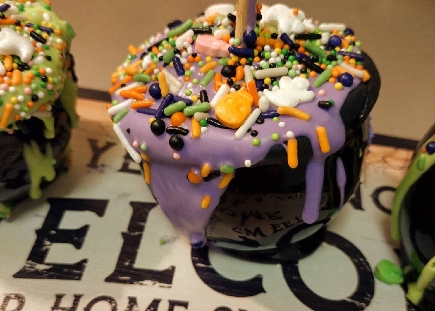 Halloween Cauldron Candy Apples, Halloween Candy Apples, Cauldron Candy ...