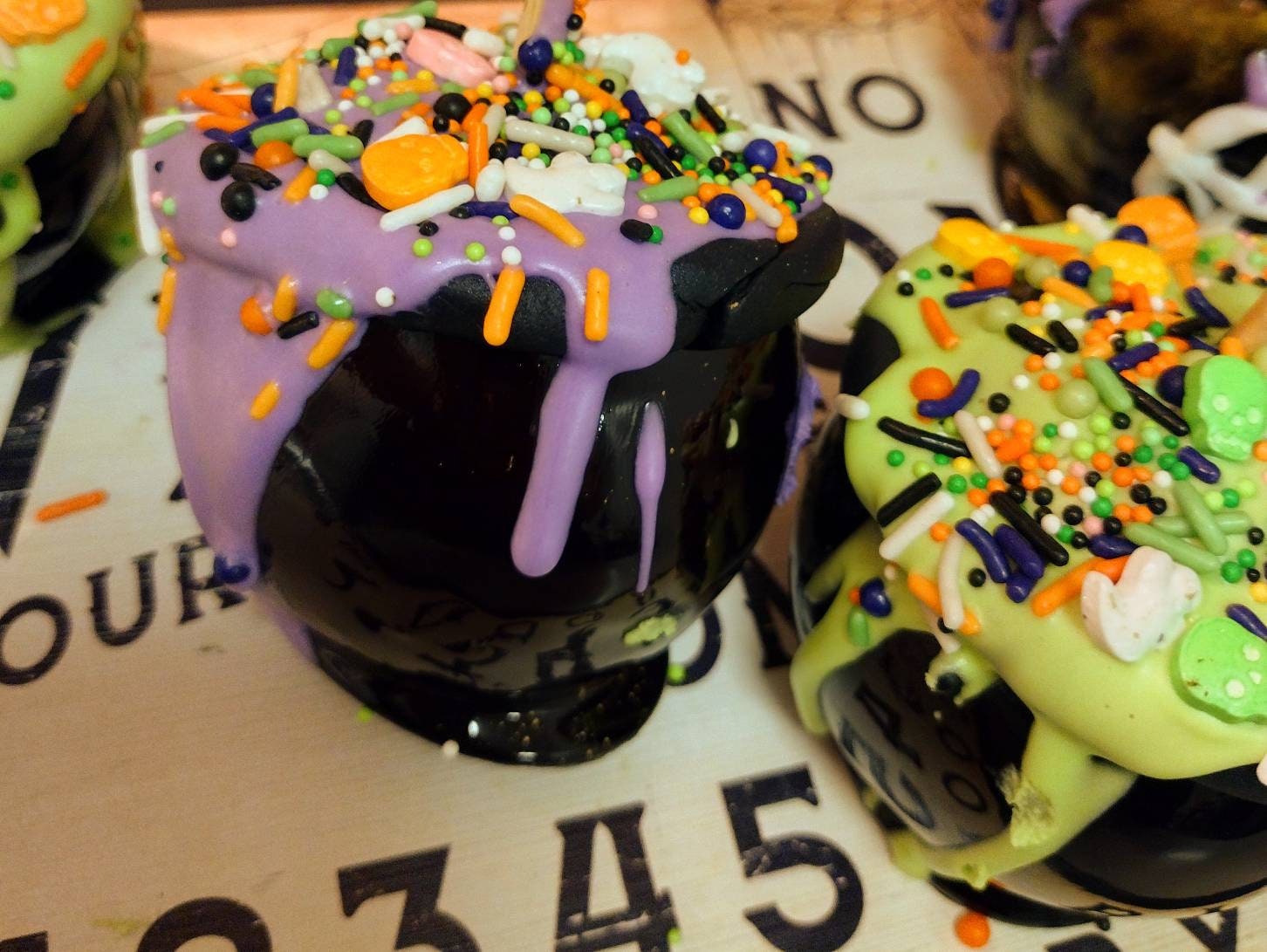 Halloween Cauldron Candy Apples, Halloween Candy Apples, Cauldron Candy ...