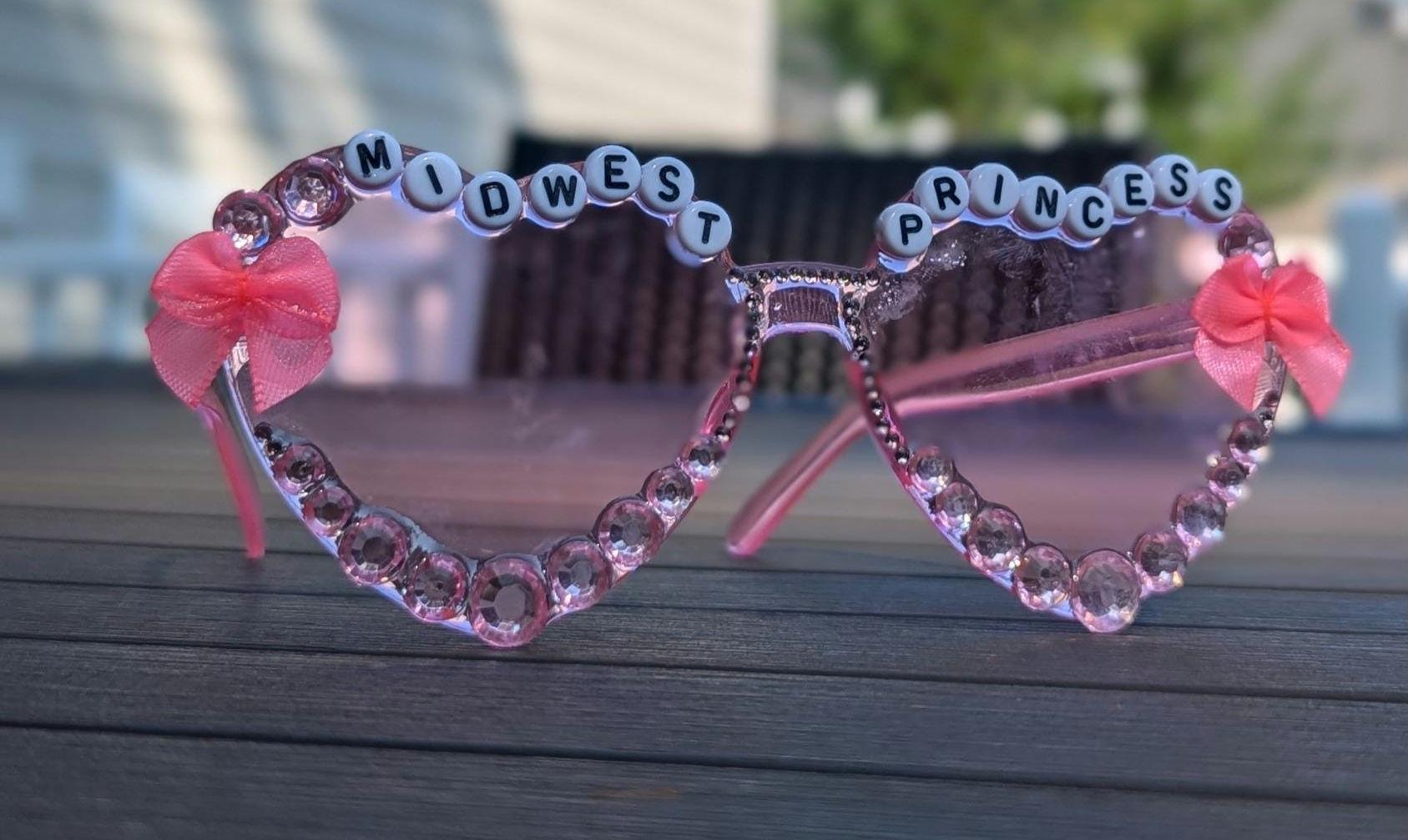 Chappell Roan Inspired 'midwest Princess' Heart Shaped Festival Sunnies ...