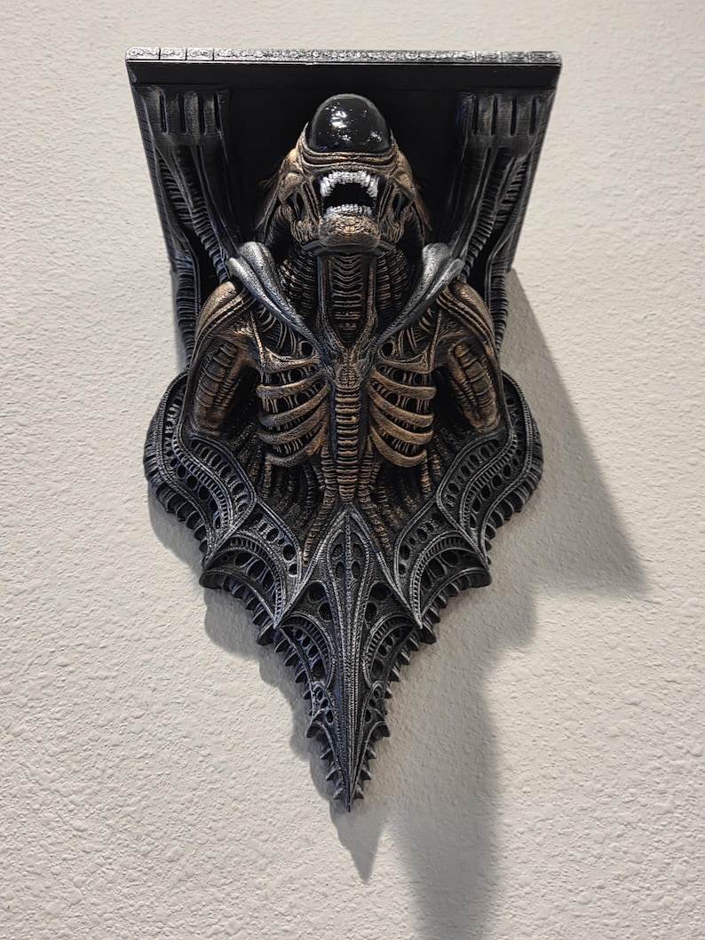 Hand Painted 3D Printed Alien Xenomorph Wall Shelf, Horror Decor - Etsy