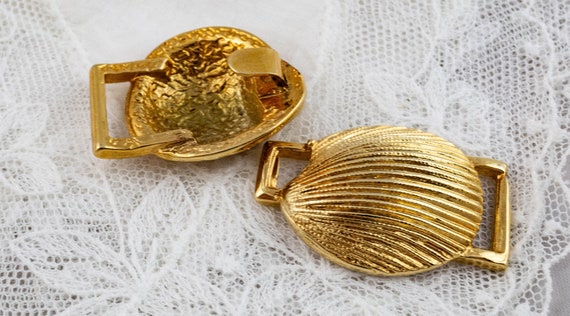 Vintage Interlocking Sea Shell Buckle Gold Colour Pla… - Gem