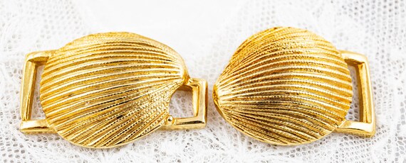 Vintage Interlocking Sea Shell Buckle Gold Colour Pla… - Gem