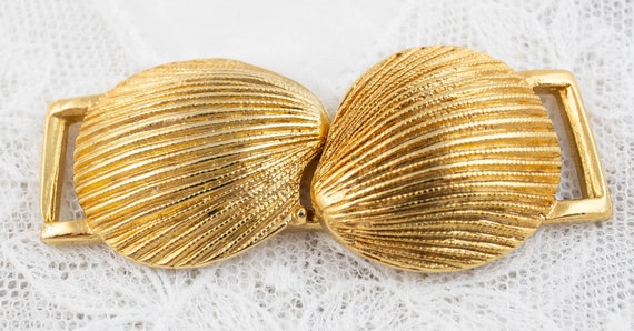 Vintage Interlocking Sea Shell Buckle Gold Colour Pla… - Gem