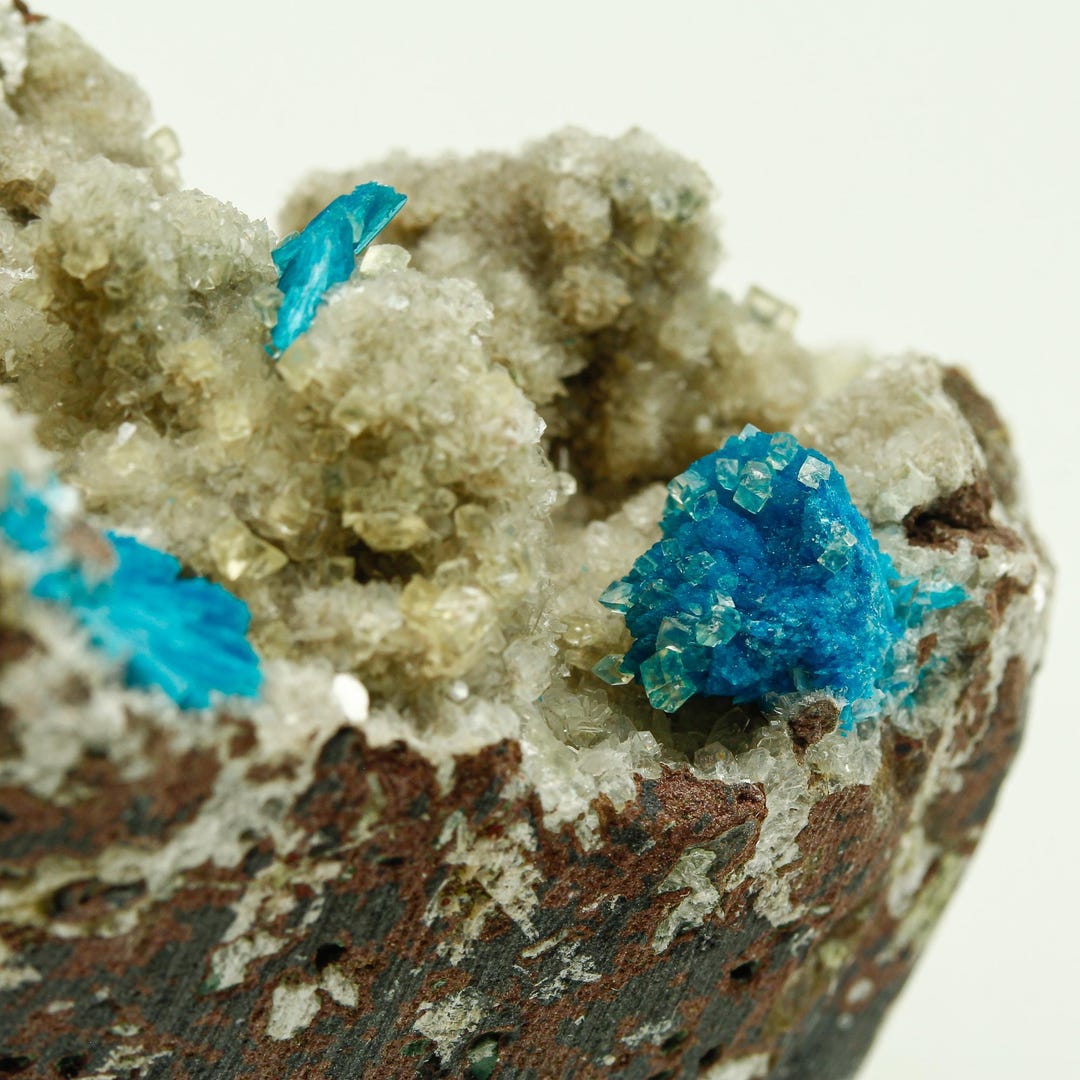Royal Electric Blue Pentagonite & Cavansite on Stilbite | Exquisite ...