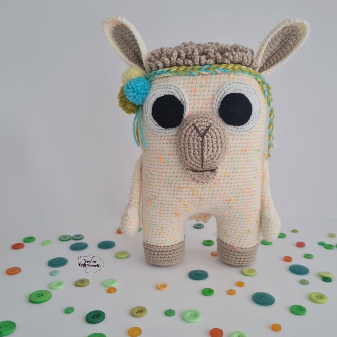 Crochet Pattern > Cuddle Buddy No. 20 Llama Lenny