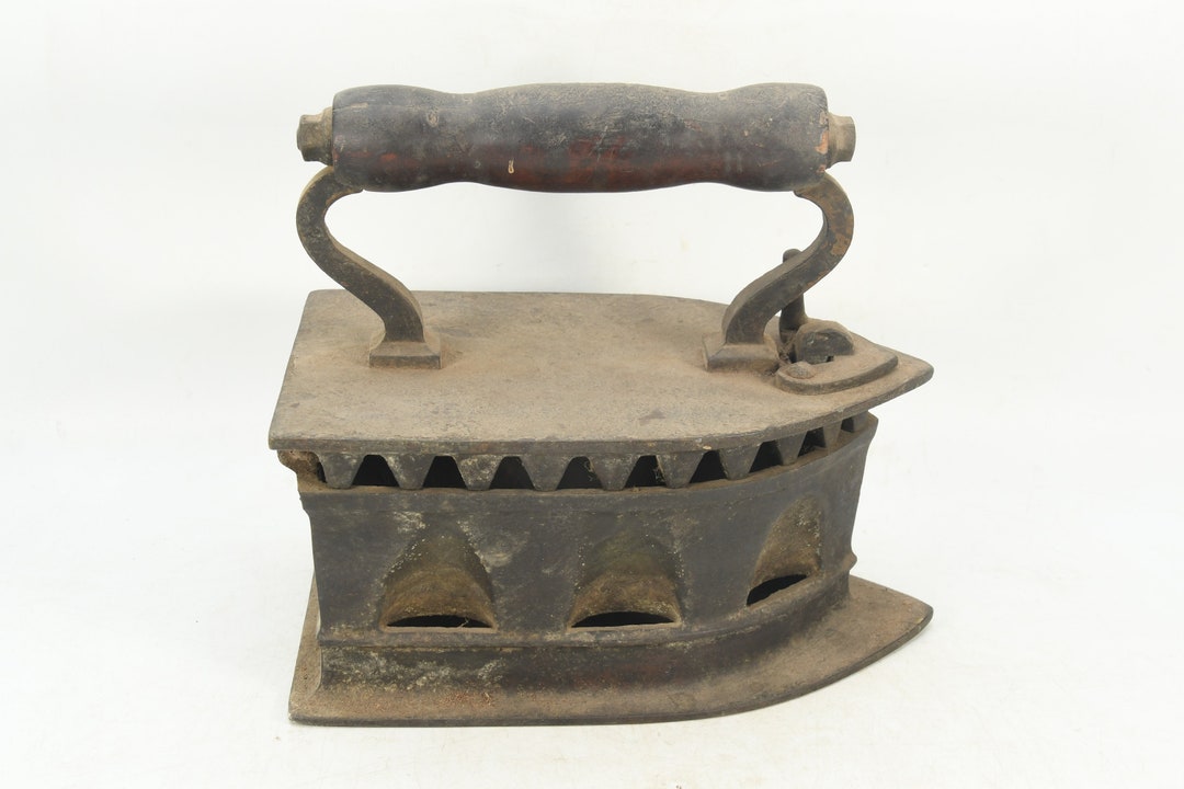 Antique Rustic Vintage Charcoal Iron Box Vintage Tool for Pressing ...