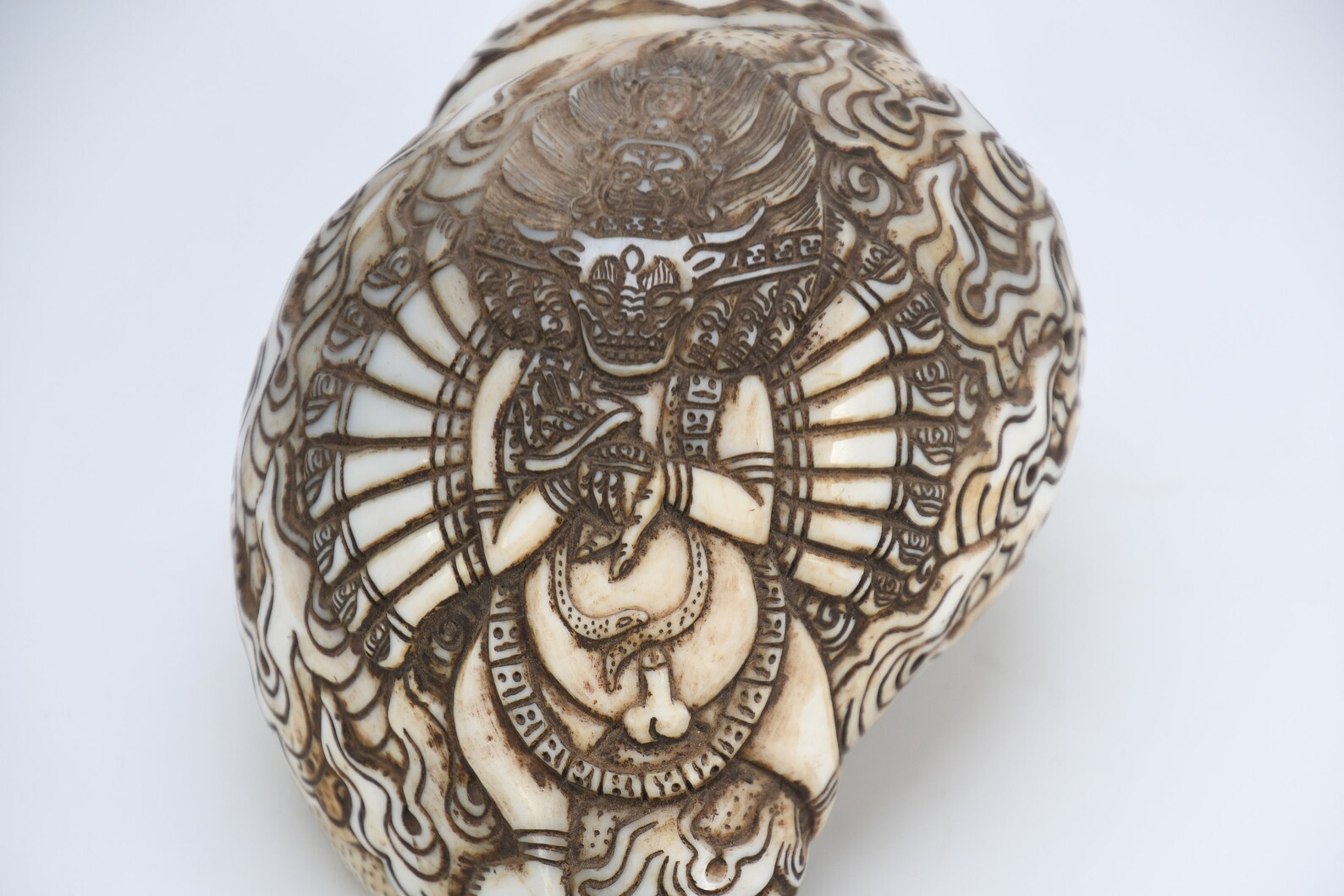 Buddhist Deity God Avalokiteshvara Carved Sankha Conch Shell Handmade ...