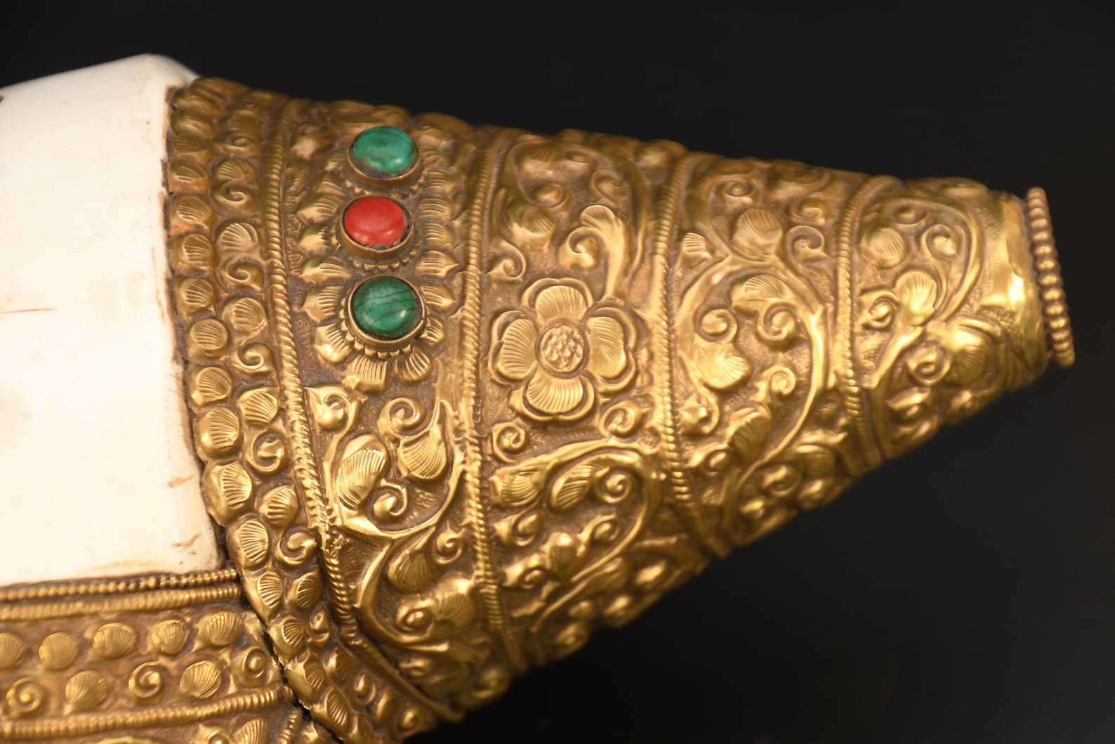 Conch Shell Shankh With Loud Echo Sound Sculptured Vishvarupa - Etsy