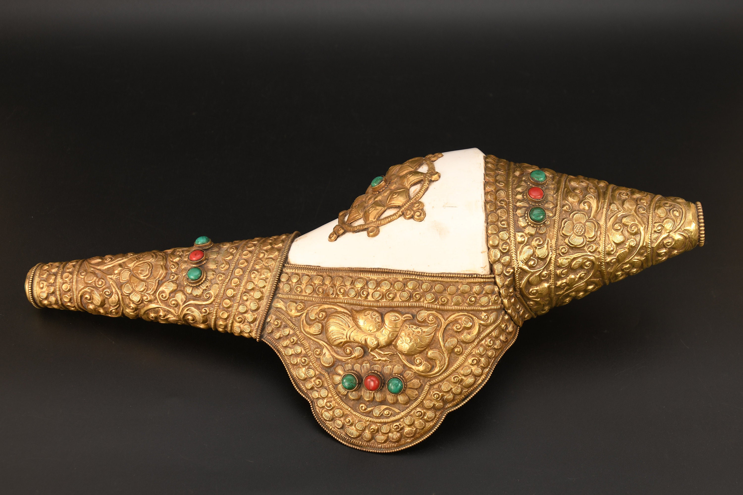 Conch Shell Shankh With Loud Echo Sound Sculptured Vishvarupa - Etsy