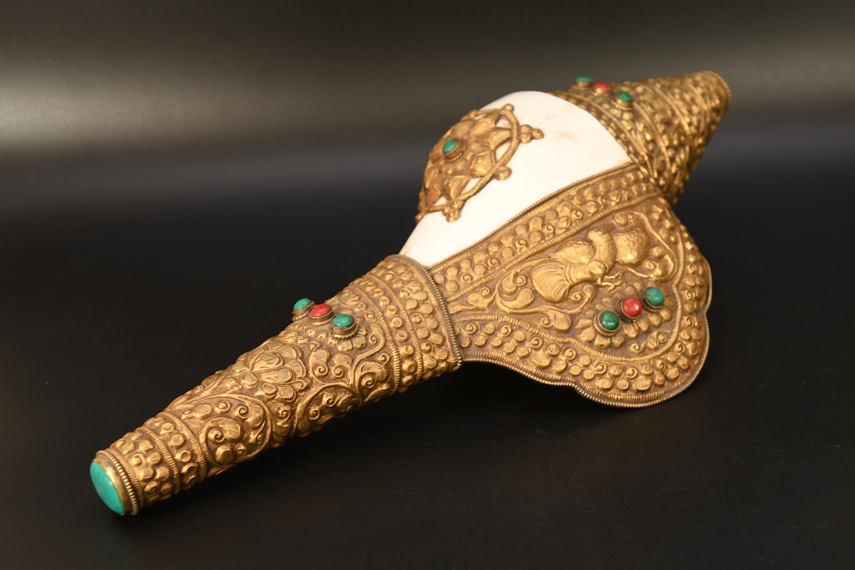 Conch Shell Shankh With Loud Echo Sound Sculptured Vishvarupa - Etsy