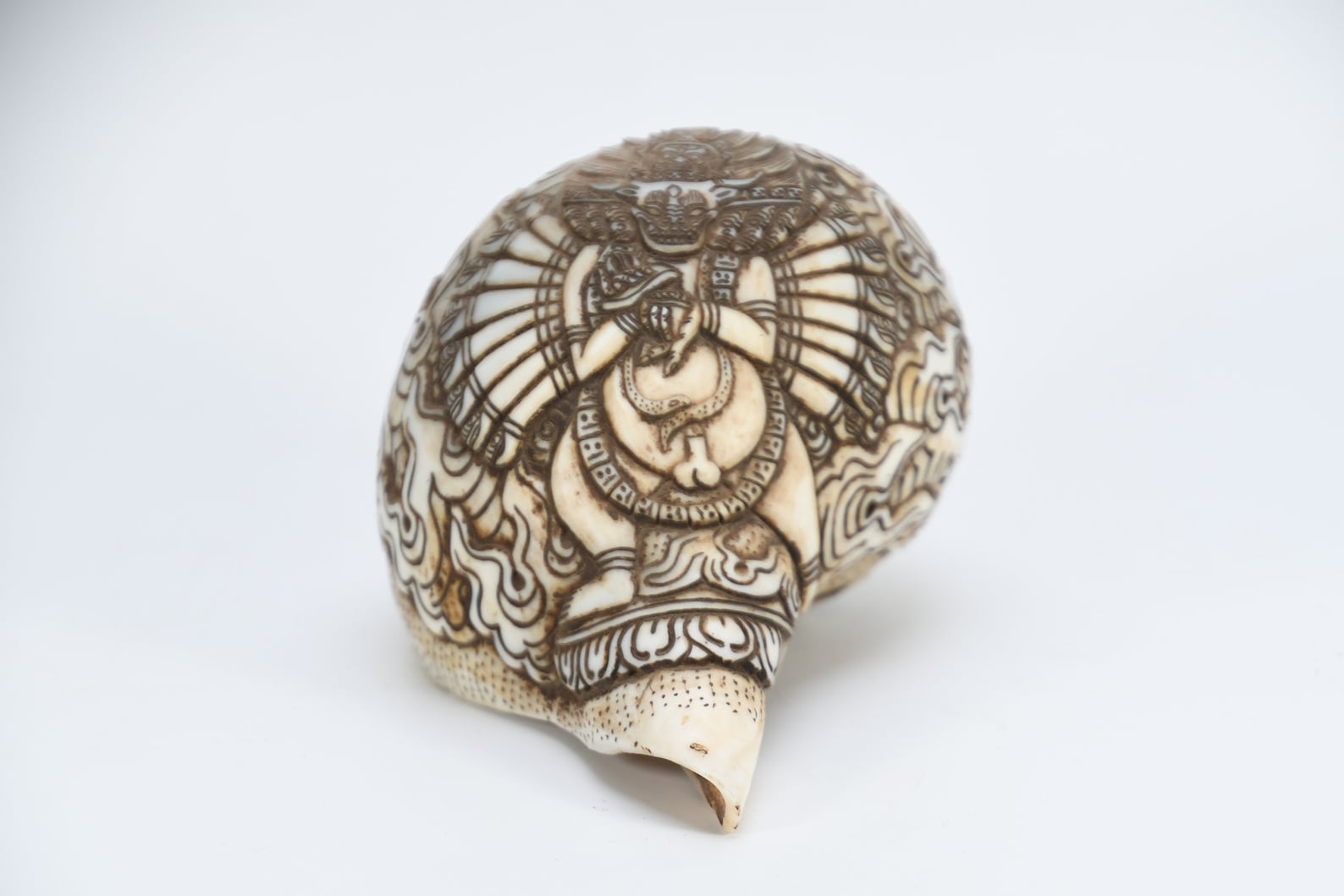 Buddhist Deity God Avalokiteshvara Carved Sankha Conch Shell Handmade ...